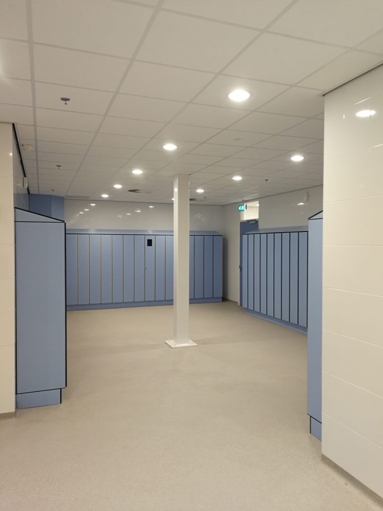 sanitary cubicles, changing rooms and cabinets Archieven - Kompakt HPL